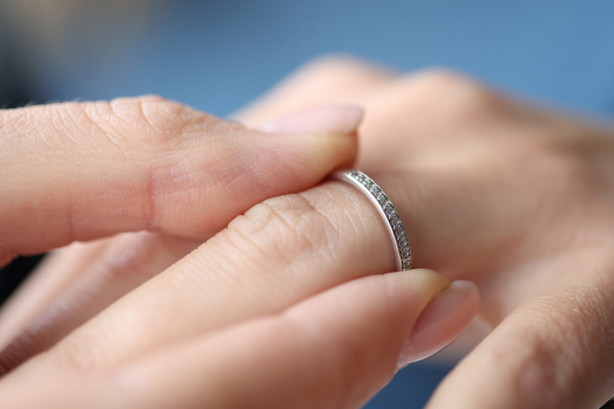 Bonds The Jewellers Guide To Eternity Rings